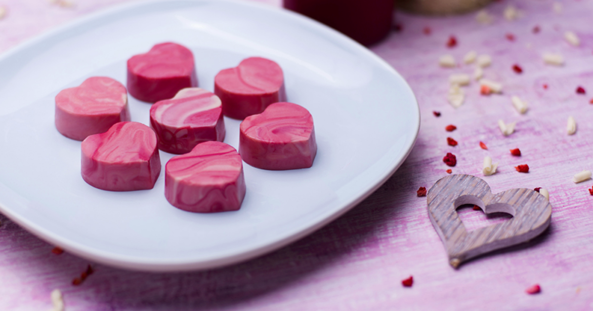 Why do we give chocolate for Valentine’s Day? Three reasons… | Veliche