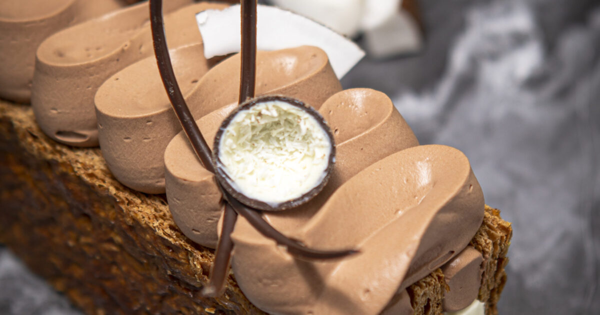 Millefeuille noix de coco/chocolat Okapi | Veliche